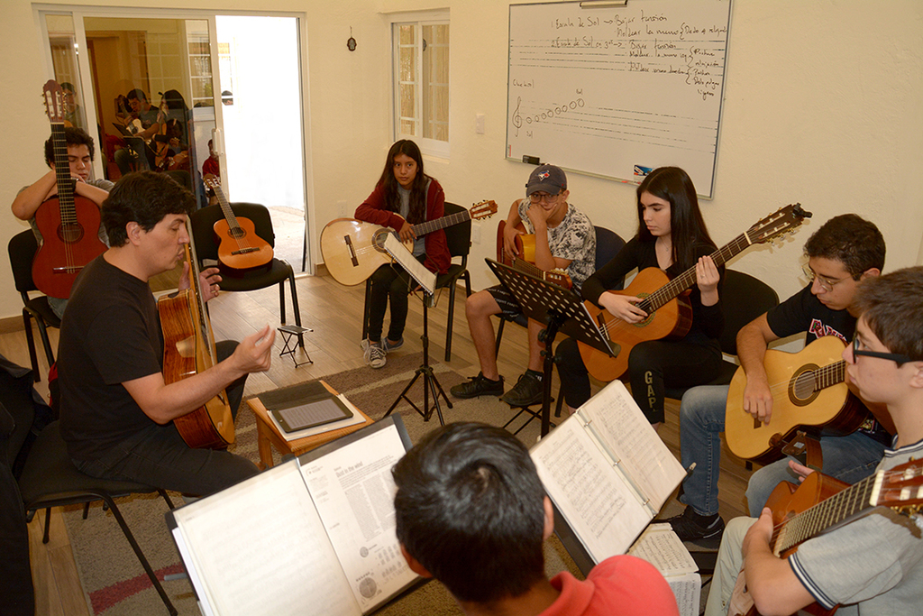 CLASES DE MÚSICA - MUSICARIUM MUSIC INSTITUTE & SERVICES